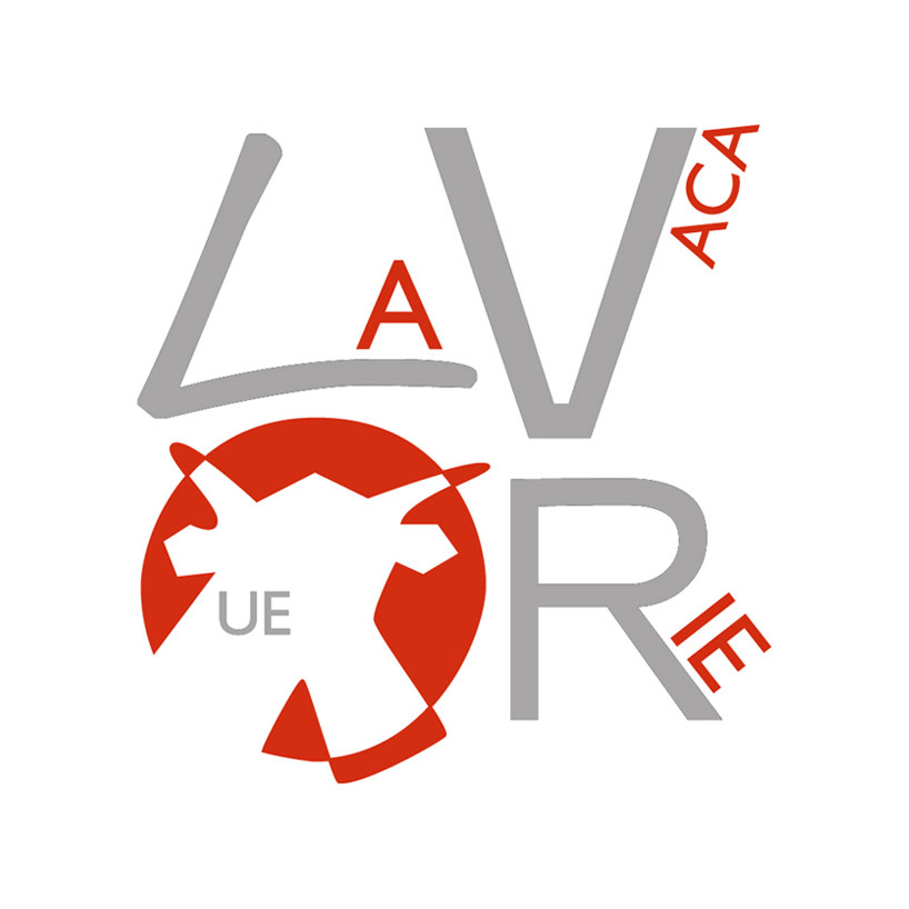 la vaca que rie | designboom.com