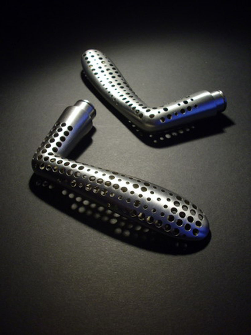 handle holding. | designboom.com