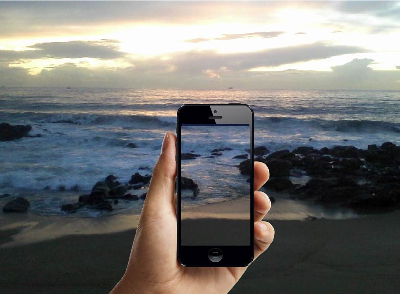 Selfie in a credit card | designboom.com