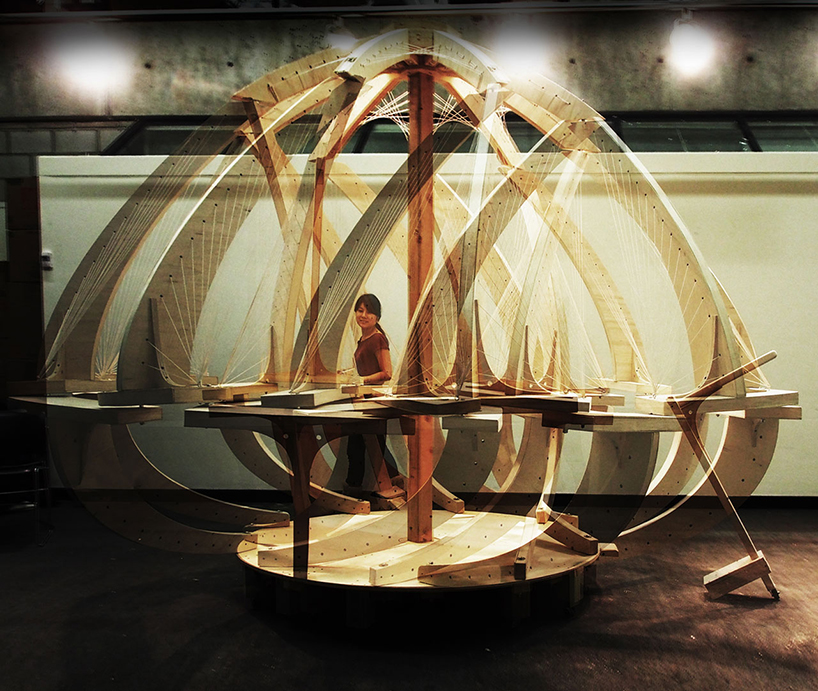 bloom buds like a tulip to create semi-private pavilion