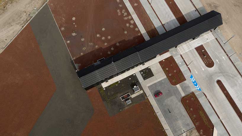 a | 911's horizontal platah pavilion acts as a cultural landmark in hidalgo