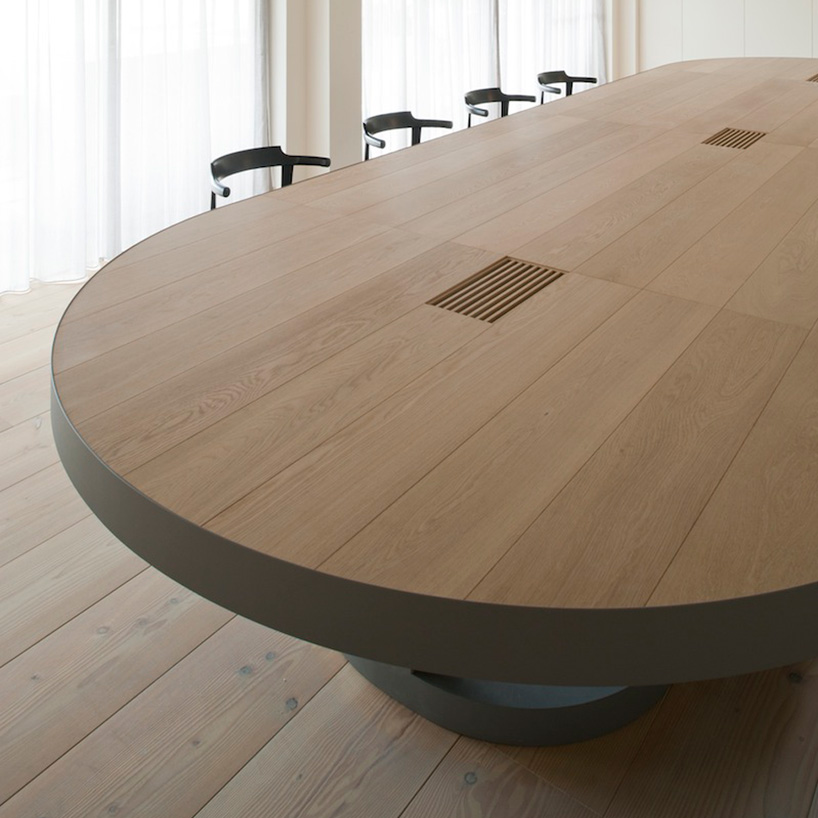 CASE-REAL makes big table from wood flooring for lynn inkoop