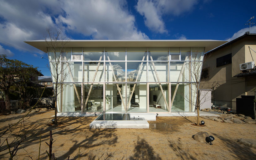light-filled green house by maniera architects and associates