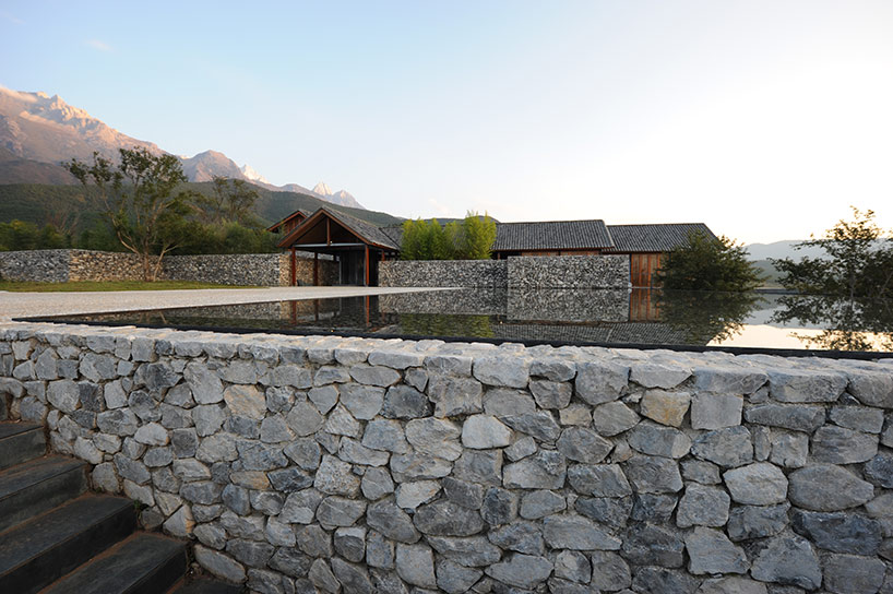 li xiaodong atelier creates a home in the water