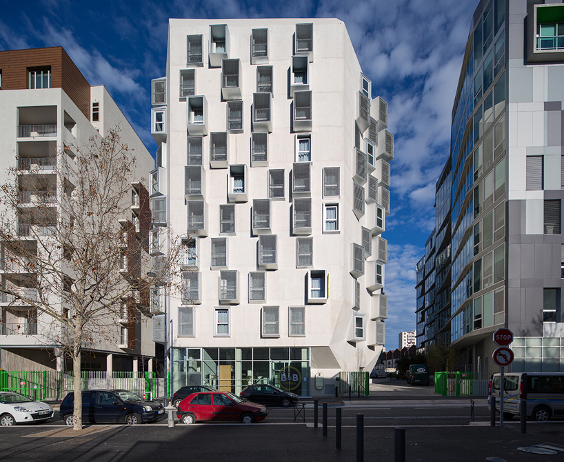 rémy marciano architects extrudes hotel B+B exterior in marseille