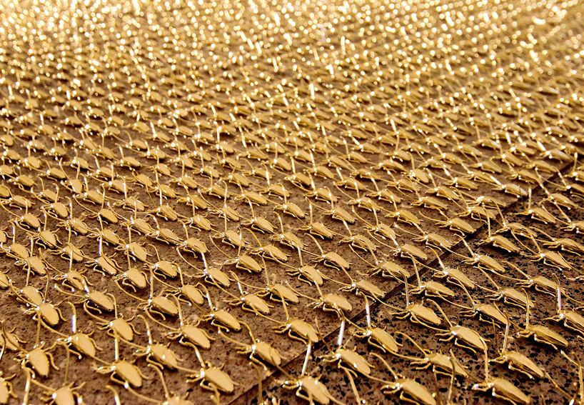 miklos kiss smuggles 14 carat golden roaches into famous museums