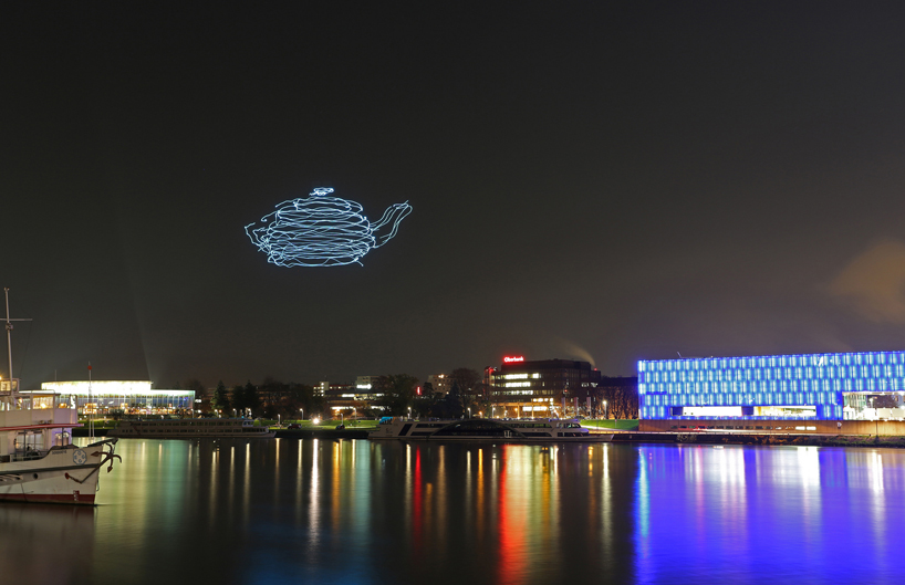 smart atoms spaxels by ars electronica draw 3D images in the night sky
