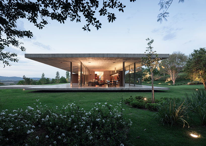 studio mk27 frames the redux house between concrete planes