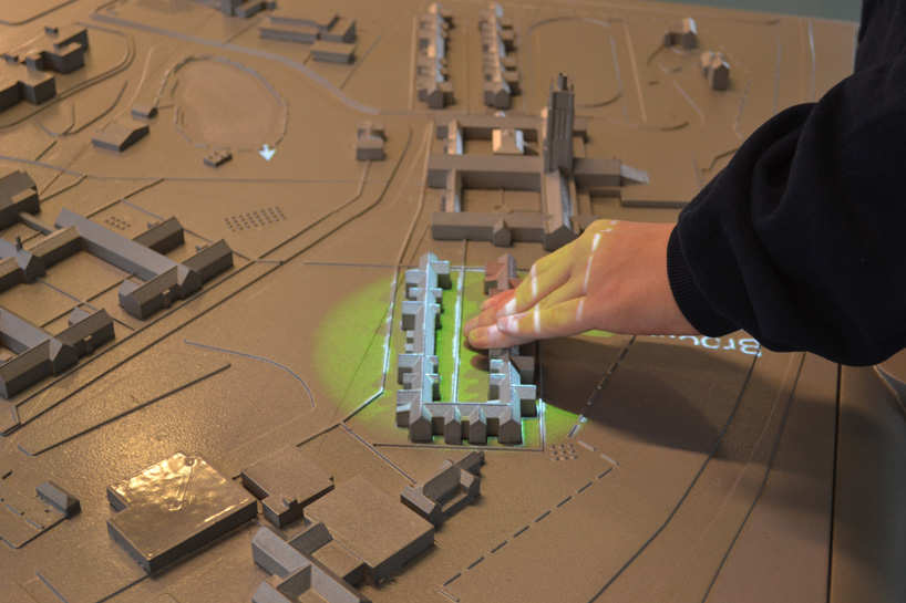 touch-responsive 3D maps provide navigation to visually impaired