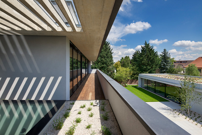 jestico + whiles completes smart villa near prague