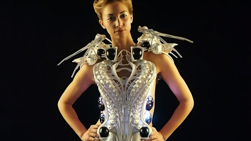 anouk wipprecht spider dress 2.0 protects wearer's personal space