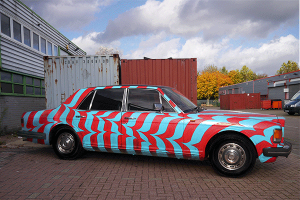 INSA's hand painted vintage bentley animates as urban 'gif-iti'