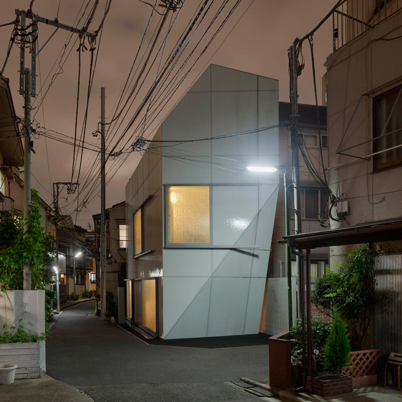 wiel arets architects wraps A' house in tokyo with dual skin