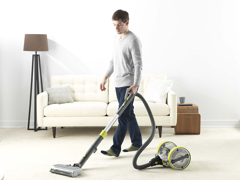 vax air revolve vacuum rolls and flips to provide 360° maneuverability