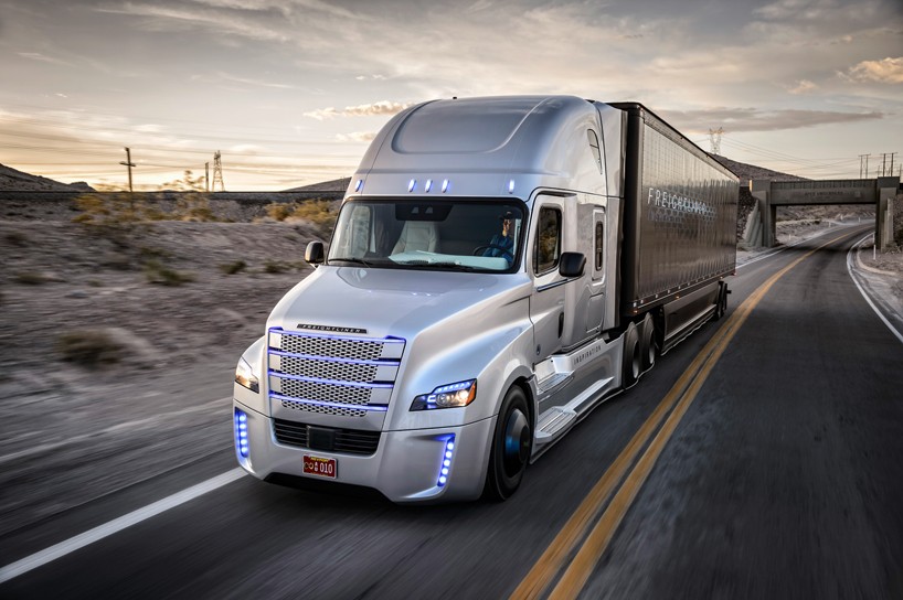 autonomous freightliner inspiration truck introduced to the US roads