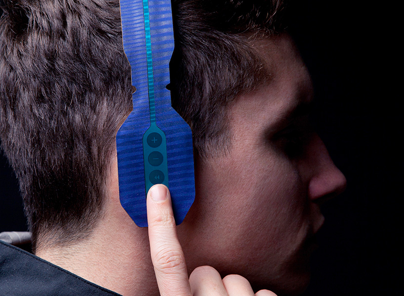 maxime loiseau forms headphones with printed electronics