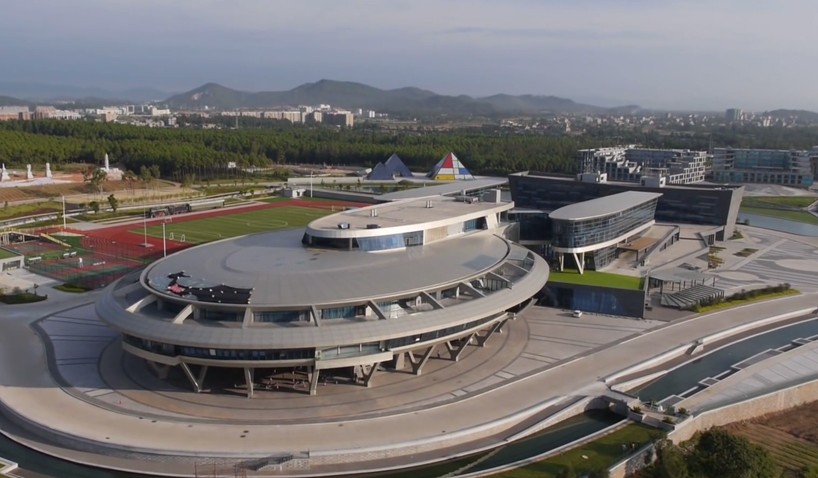office building in china is a homage to star trek's USS enterprise
