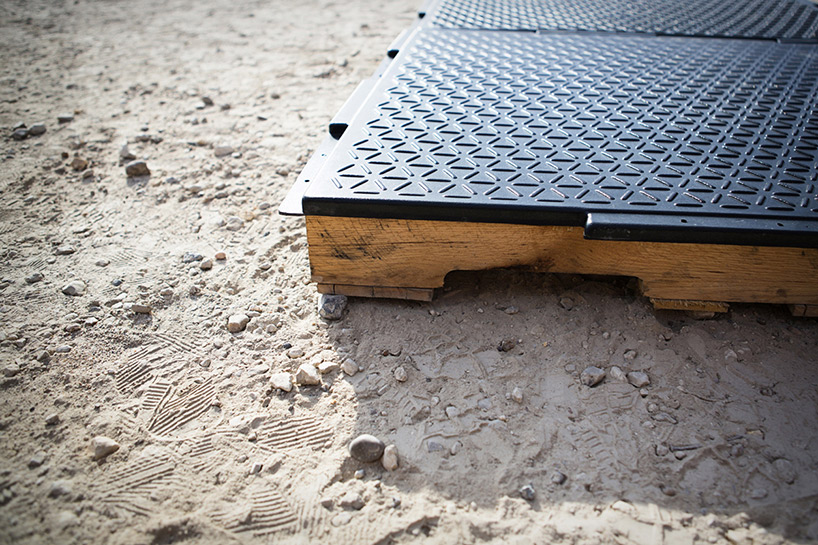 modular emergency floor helps refugees get off the ground