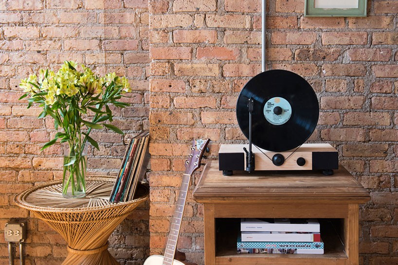 gramovox floating record adopts modern components in a classic ...