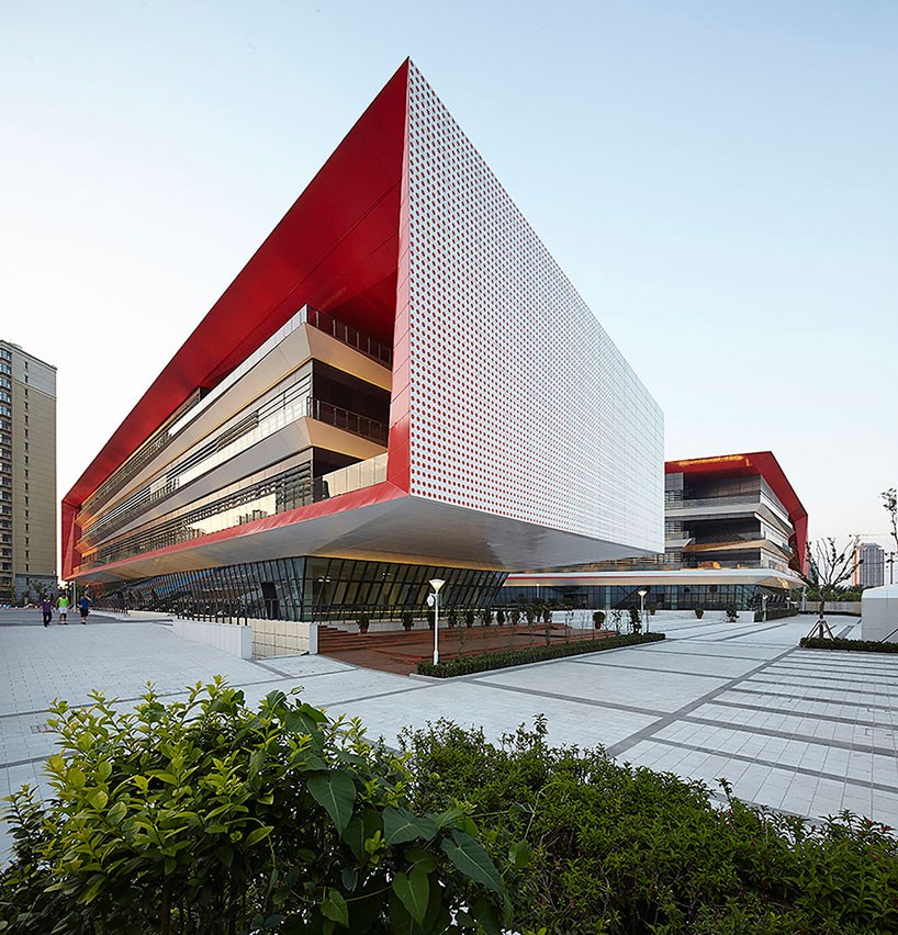 HHD_FUN develops vast sustainable high school in tianjin china