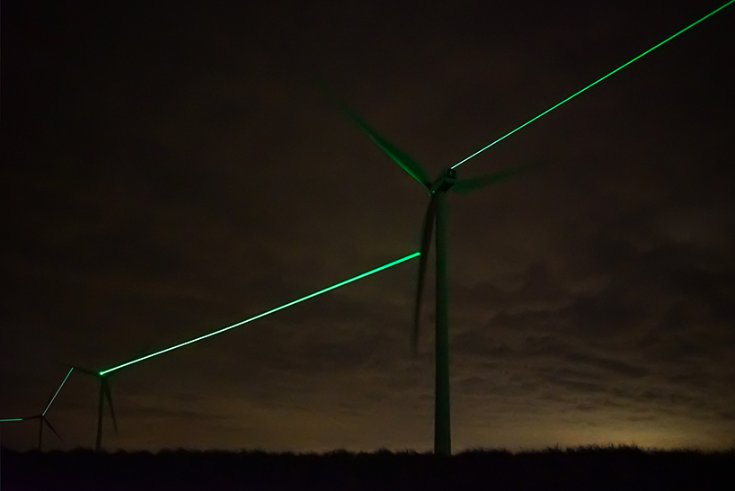 studio roosegaarde visualizes the beauty of green energy through windlicht