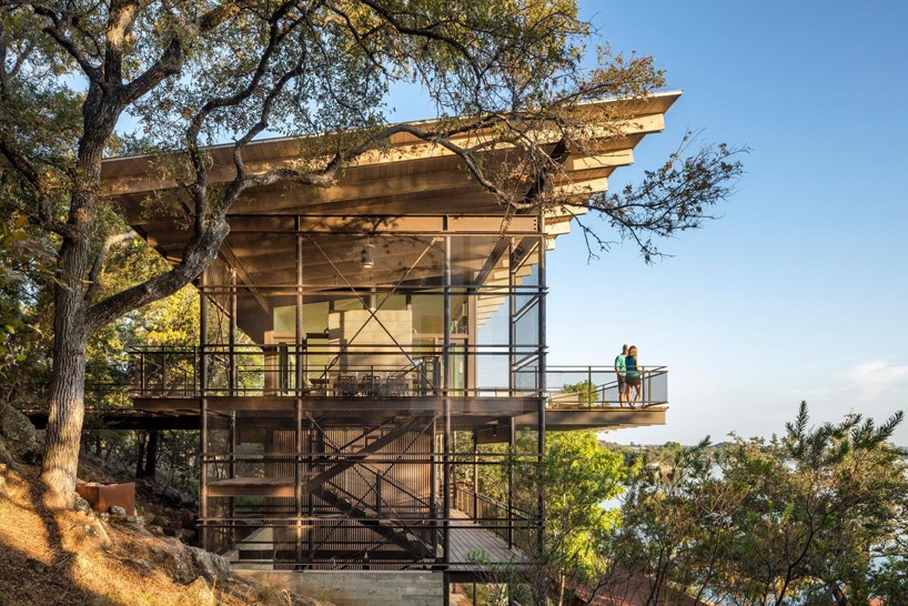 blue lake retreat in texas by lake flato architects