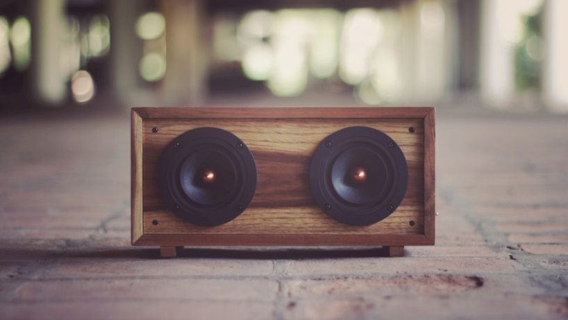 ekprayog designs clapton, a minimal teakwood sound system