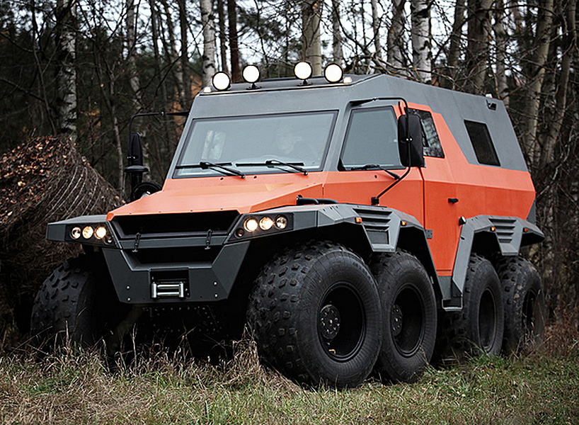 the avtoros shaman 8x8 is an amphibious all-terrain vehicle