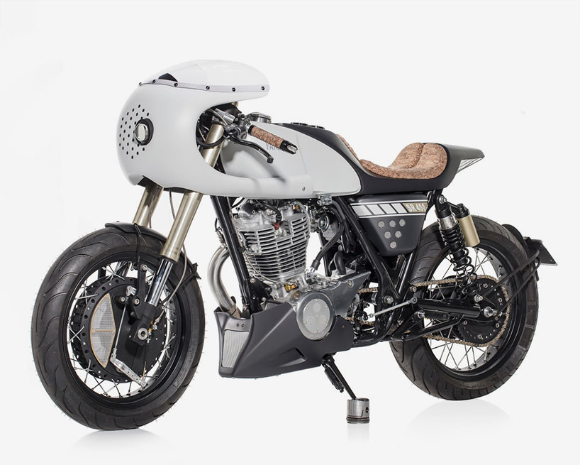 yamaha SR400 café racer by capêlo’s garage + elemental rides has a cork ...