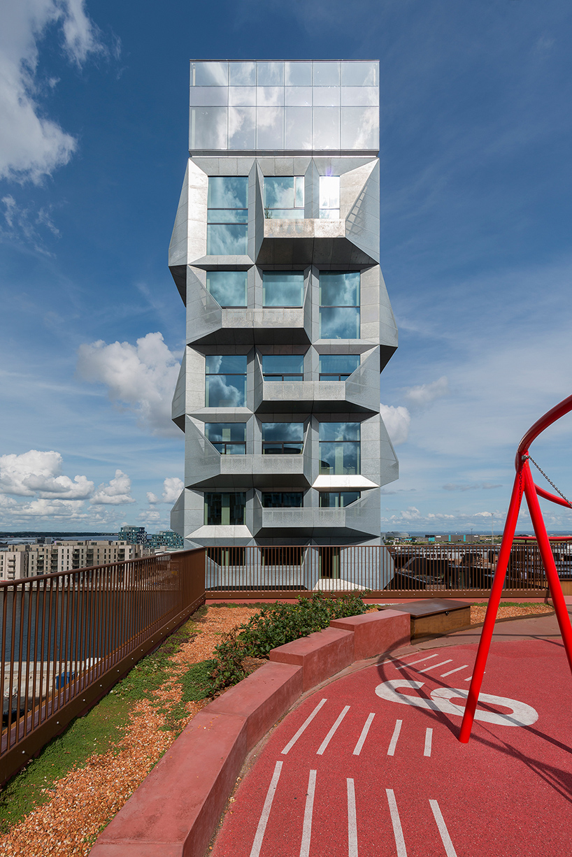 andres gallardo captures the geometrical facade of the 'silo building'