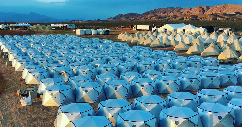 pop-up 'SHIFTPODS' provide comfortable shelter in seconds