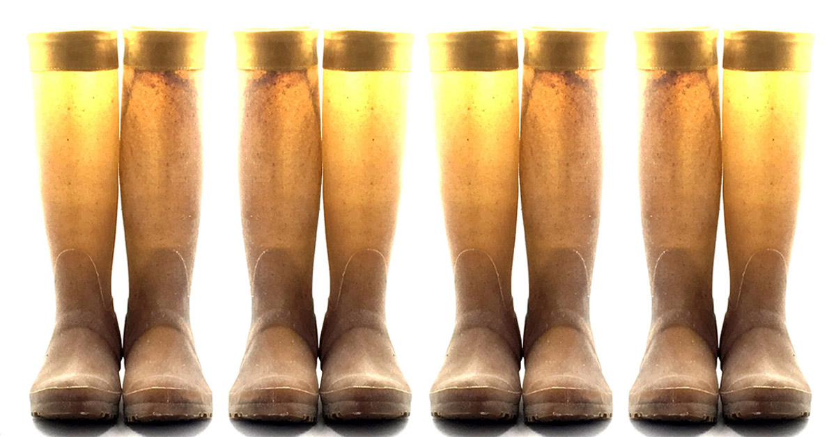 nat-2's rain boots made from recycled corn