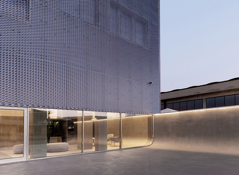 LDA_iMdA designs metal-covered workstation in italy aiming to ...