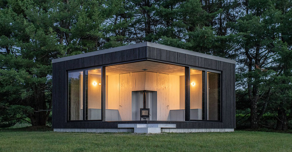 metabaukunst's reclusive getaway cabin in the US is clad with charred ...