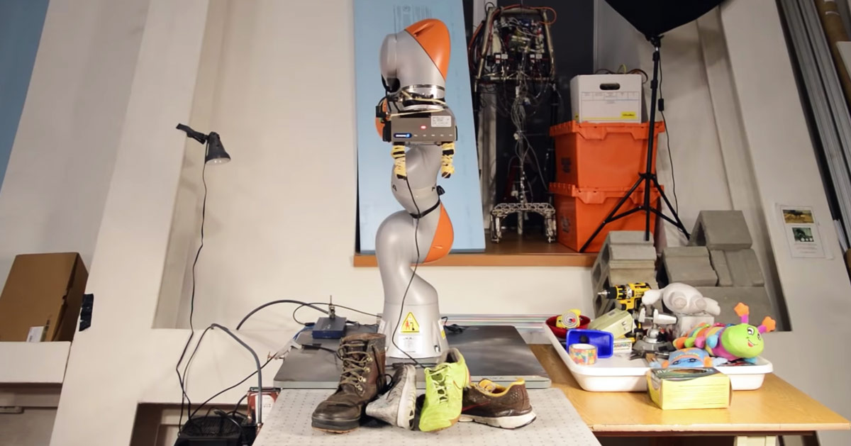 MIT's robotic arm masters dexterity by teaching itself how to see
