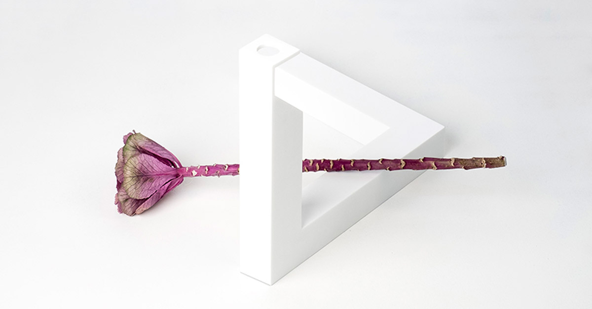 the impossible triangle vase by cuatro cuatros challenges your perception