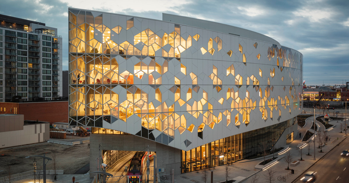snøhetta and dialog's new central library in calgary incorporates a ...