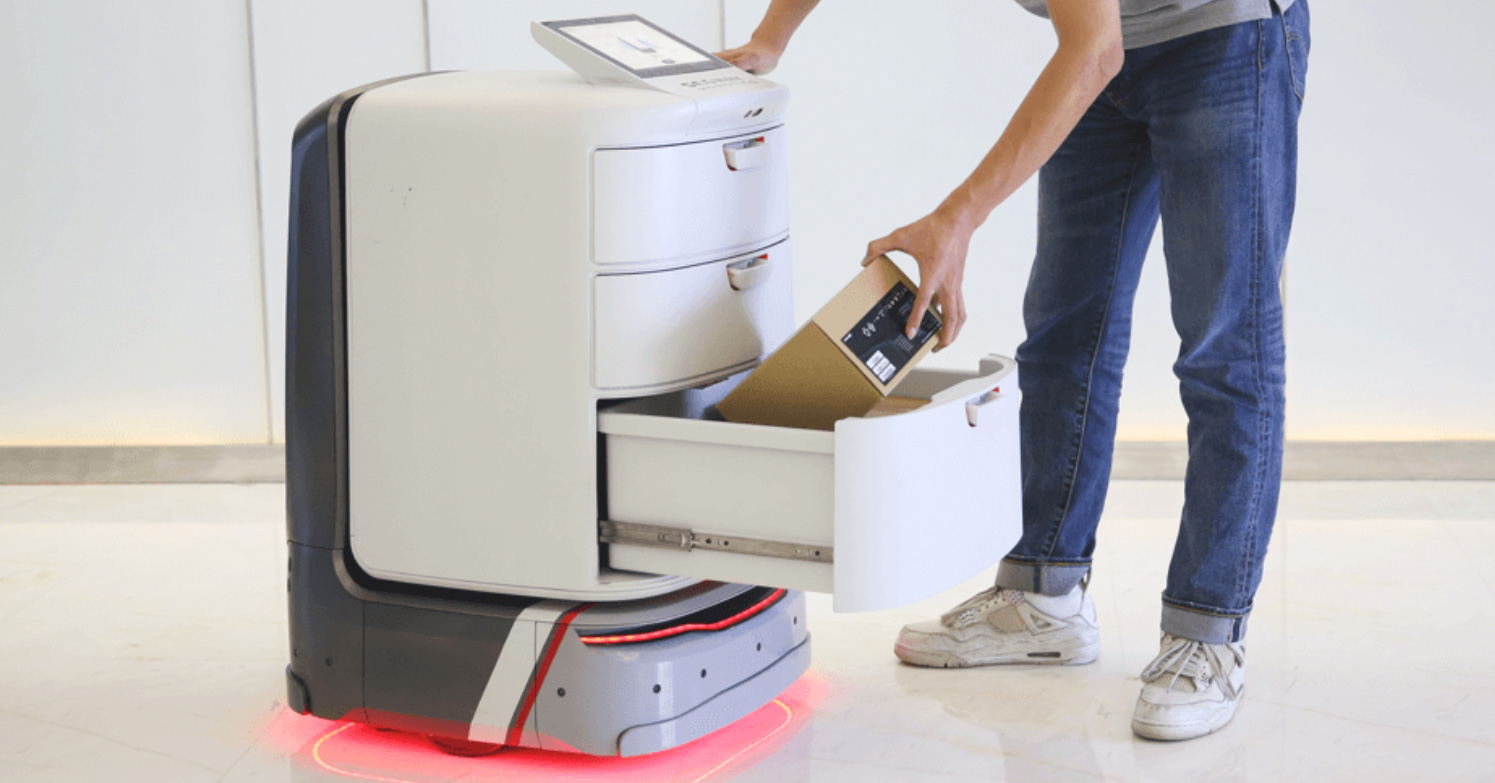 segway debuts the autonomous loomo delivery robot at CES 2019