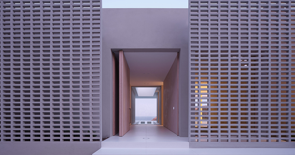 mathieson architects occupies catalonia's landscape over costa brava