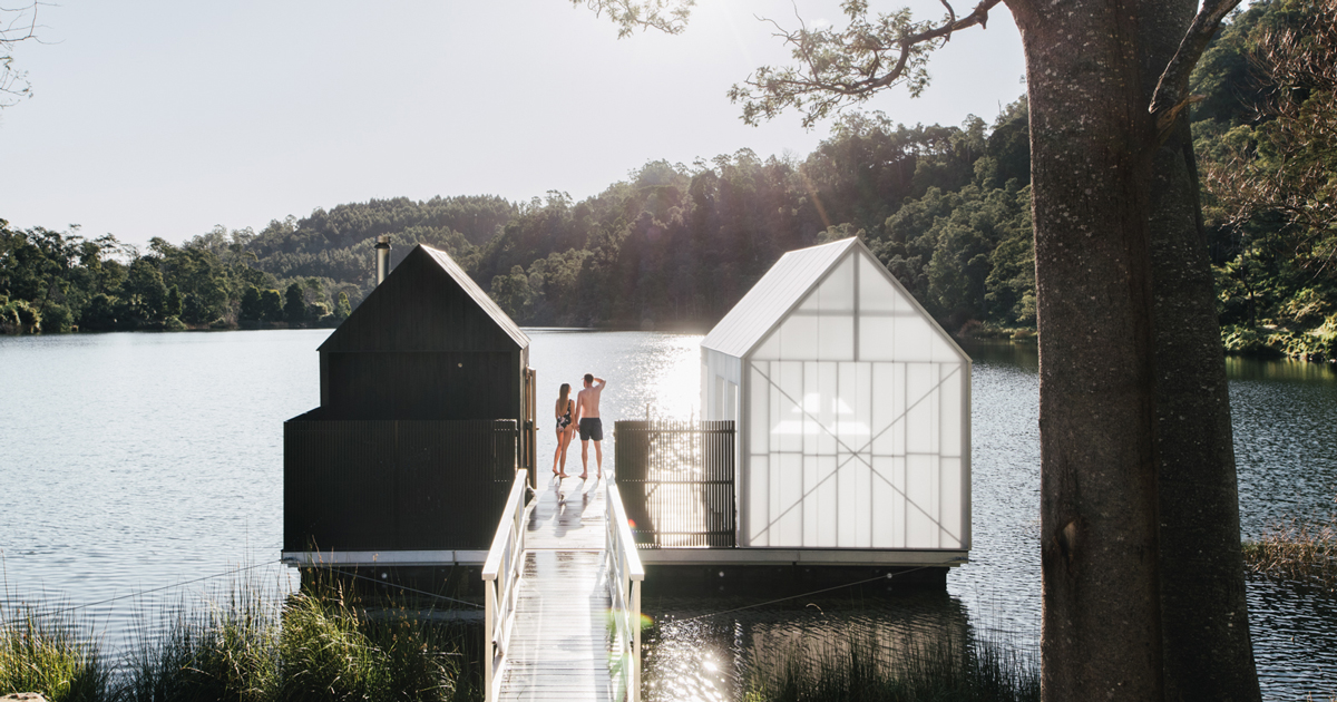 licht architecture builds a floating sauna on lake derby in tasmania