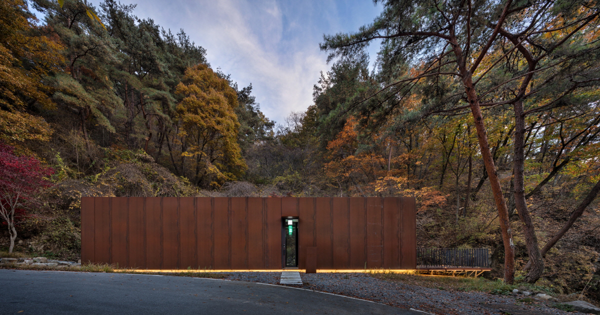 D.LIM architects blends a tourist center into a korean mountainside