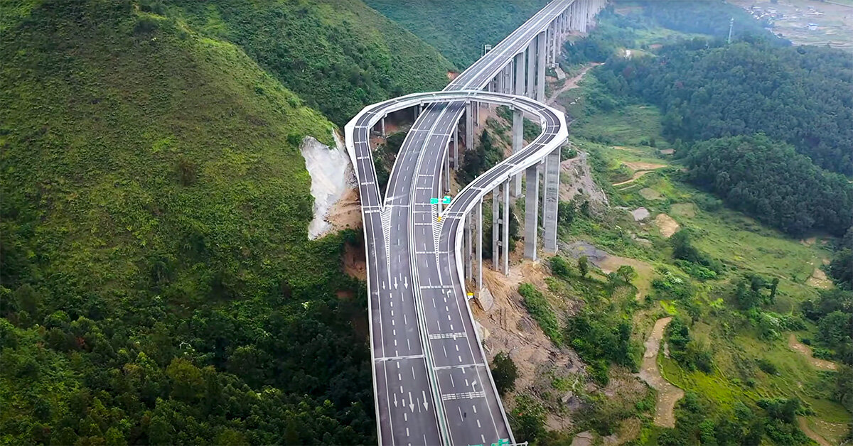 watch cars using this high-speed turnaround in china's guizhou province