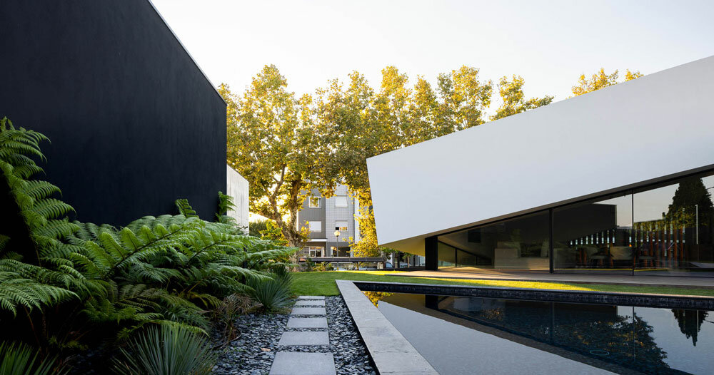 MUTANT architecture merges angled volumes to generate the TILT house