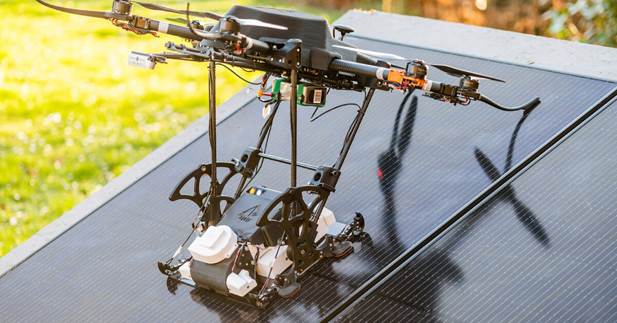 HELIOS robot cleans solar panels to make them more efficient