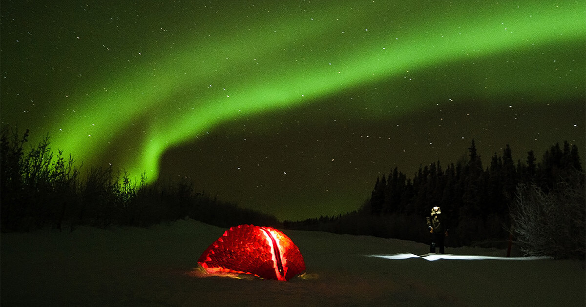 deployable emergency shelter harnesses arctic conditions to its advantage