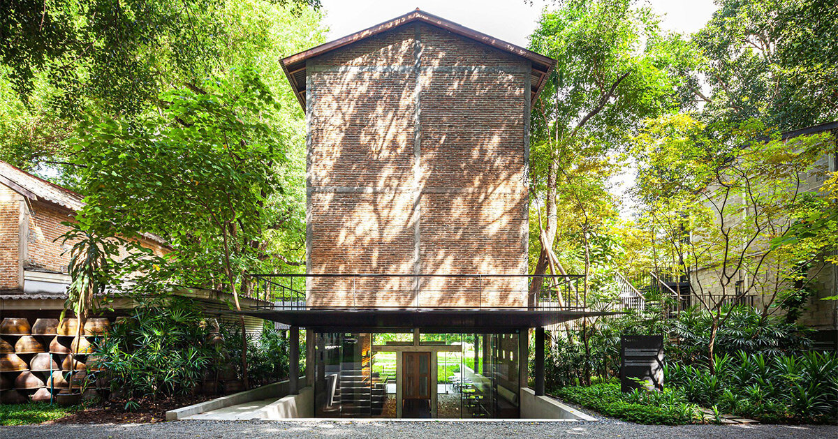 PAVA transforms old tobacco-drying barn into preserved brick teahouse ...