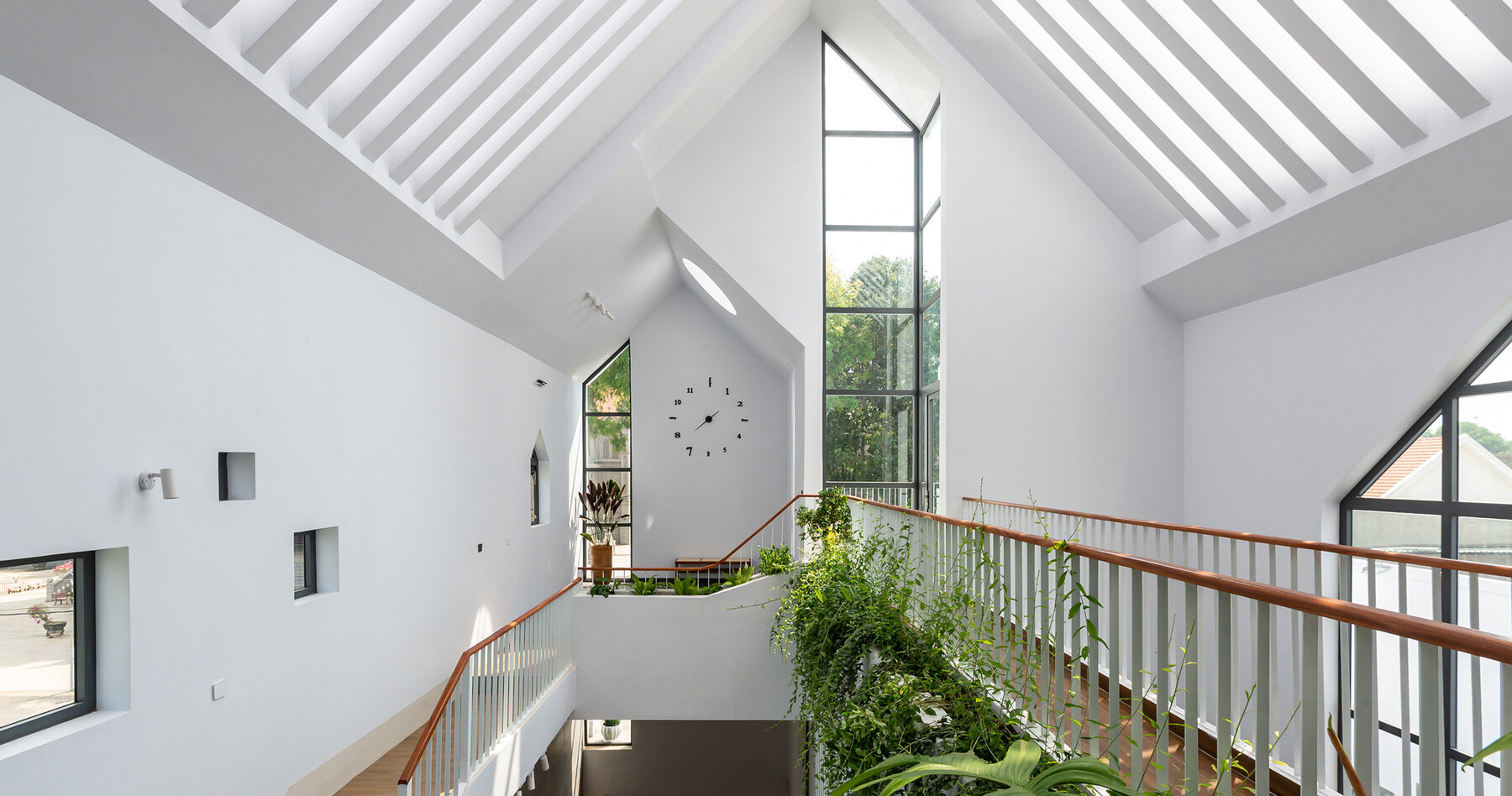 story architecture's 'gather house' flooded with sunlight in vietnam