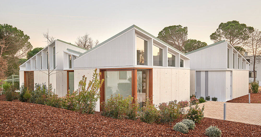 camps felip shapes its 'house 016' as a cluster of sloping volumes