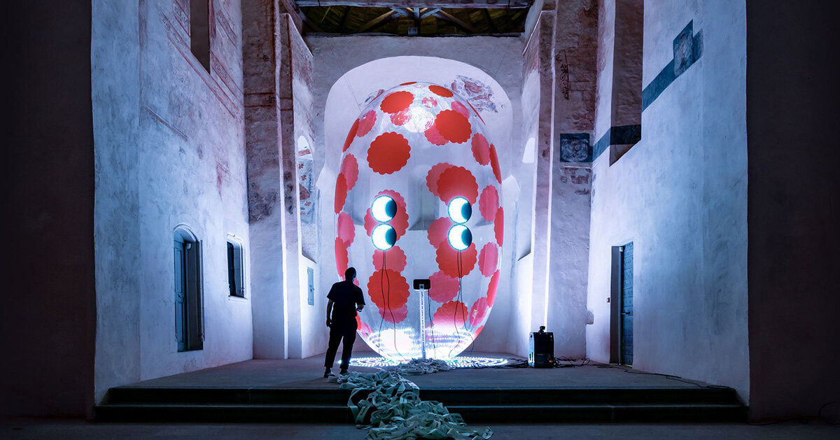 ENESS' installation engulfs visitors with giant inflatable characters