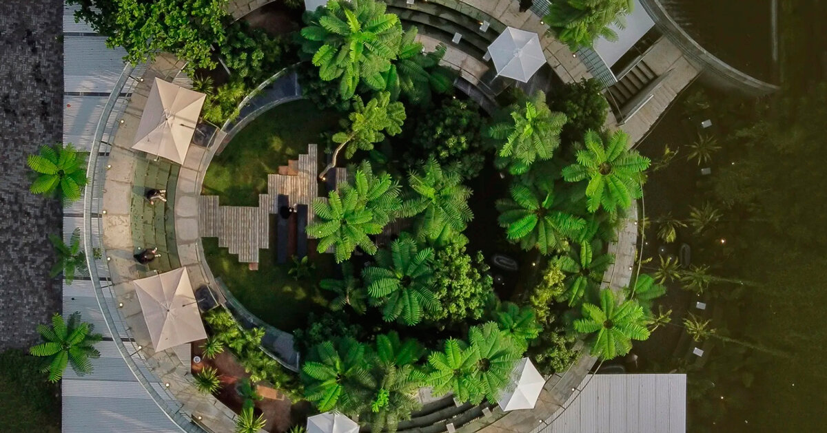 green platforms shape tanatap ring garden café by RAD+ar in jakarta